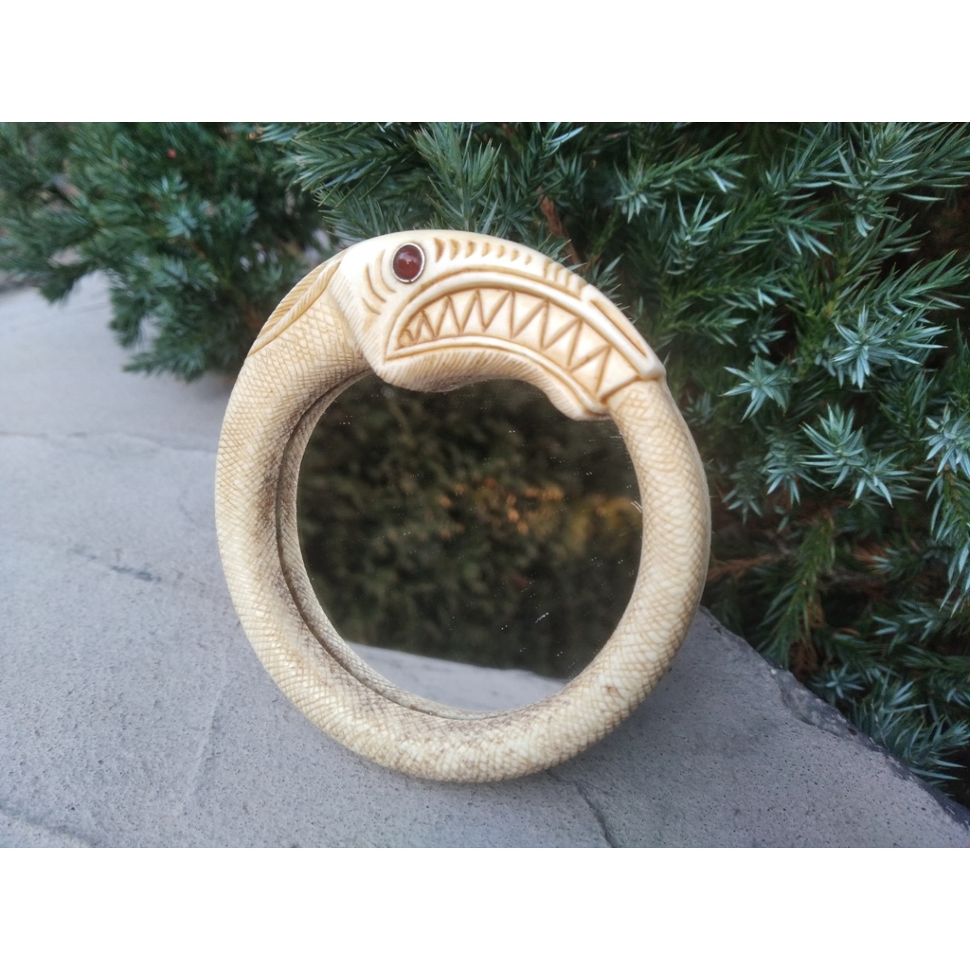 Viking mirror with Jormungand design - RS Workshop