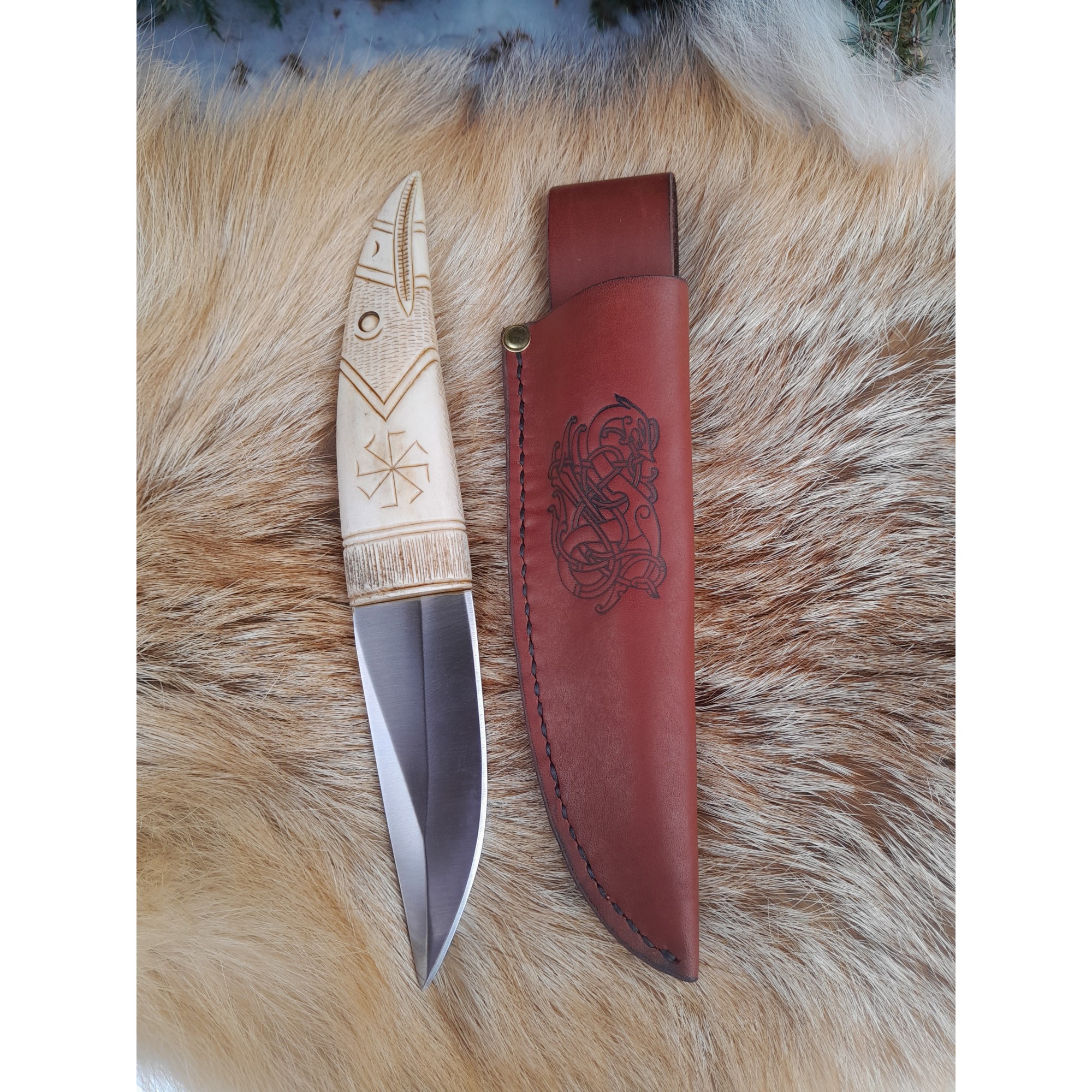 Viking raven knife with carved antler handle. Leather sheath. - RS Artcraft
