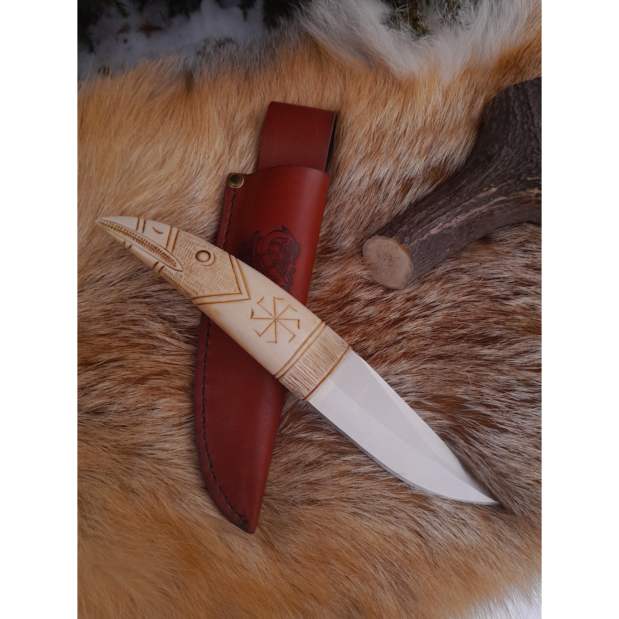 Viking raven knife with carved antler handle. Leather sheath. - RS Artcraft